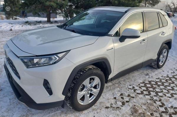 White Toyota RAV4 2021 in Kaunas, with an engine capacity of 2.49 L and mileage of 65 thousand km for 26400 €, photo 10 on AUTOMOTO.COM.LV