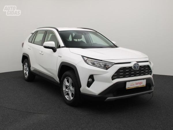 White Toyota RAV4 2021 in Vilnius, with an engine capacity of 2.50 L and mileage of 178 thousand km for 24299 €, photo 10 on AUTOMOTO.COM.LV