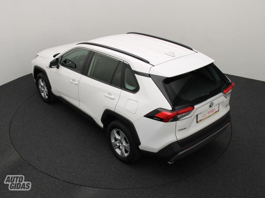 White Toyota RAV4 2021 in Vilnius, with an engine capacity of 2.50 L and mileage of 178 thousand km for 24299 €, photo 12 on AUTOMOTO.COM.LV