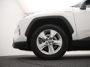 White Toyota RAV4 2021 in Vilnius, with an engine capacity of 2.50 L and mileage of 178 thousand km for 24299 €, photo 25 on AUTOMOTO.COM.LV