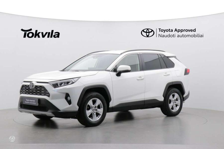 White Toyota RAV4 2021 in Vilnius, with an engine capacity of 1.99 L and mileage of 76 thousand km for 23600 €, photo 1 on AUTOMOTO.COM.LV