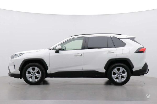 White Toyota RAV4 2021 in Vilnius, with an engine capacity of 1.99 L and mileage of 76 thousand km for 23600 €, photo 4 on AUTOMOTO.COM.LV