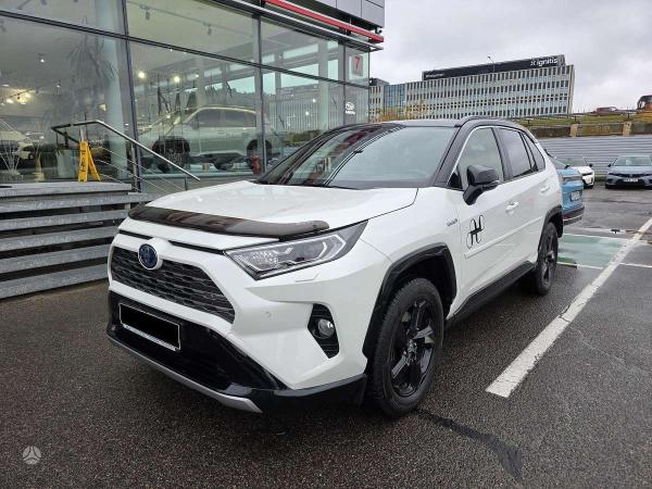 Balts Toyota RAV4 2021 Viļņa, ar dzinēja tilpumu 2.49 L un nobraukumu 127 tūkst. km par 28980 €, foto 1 vietnē AUTOMOTO.COM.LV