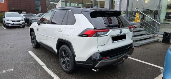 Balts Toyota RAV4 2021 Viļņa, ar dzinēja tilpumu 2.49 L un nobraukumu 127 tūkst. km par 28980 €, foto 5 vietnē AUTOMOTO.COM.LV