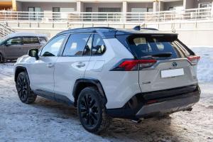 Balts Toyota RAV4 2021 Viļņa, ar dzinēja tilpumu 2.49 L un nobraukumu 45 tūkst. km par 26500 €, foto 3 vietnē AUTOMOTO.COM.LV