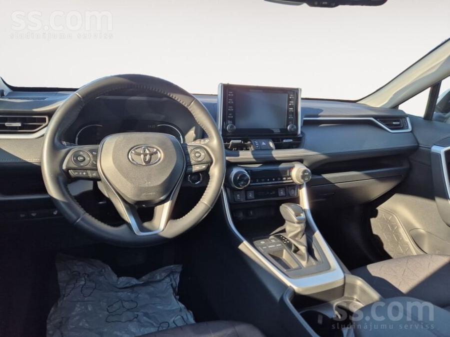 Balts Toyota RAV4 2021 Rīga, ar dzinēja tilpumu 2.00 L un nobraukumu 129 tūkst. km par 23400 €, foto 9 vietnē AUTOMOTO.COM.LV