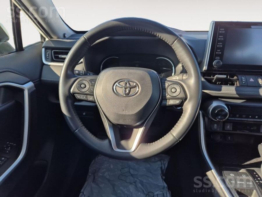 Balts Toyota RAV4 2021 Rīga, ar dzinēja tilpumu 2.00 L un nobraukumu 129 tūkst. km par 23400 €, foto 12 vietnē AUTOMOTO.COM.LV
