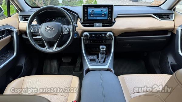 Balts Toyota RAV4 2021 Rīga, ar dzinēja tilpumu 2.50 L un nobraukumu 98 tūkst. km par 28500 €, foto 8 vietnē AUTOMOTO.COM.LV