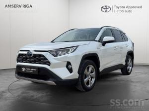 Balts Toyota RAV4 2021 Rīga, ar dzinēja tilpumu 2.50 L un nobraukumu 77 tūkst. km par 28900 €, foto  vietnē AUTOMOTO.COM.LV