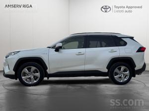 White Toyota RAV4 2021 in Riga, with an engine capacity of 2.50 L and mileage of 77 thousand km for 28900 €, photo 4 on AUTOMOTO.COM.LV
