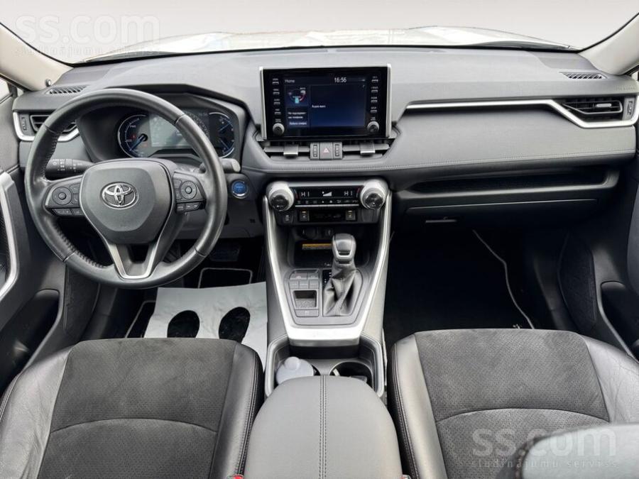 White Toyota RAV4 2021 in Riga, with an engine capacity of 2.50 L and mileage of 77 thousand km for 28900 €, photo 9 on AUTOMOTO.COM.LV