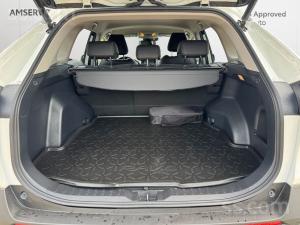 White Toyota RAV4 2021 in Riga, with an engine capacity of 2.50 L and mileage of 77 thousand km for 28900 €, photo 11 on AUTOMOTO.COM.LV
