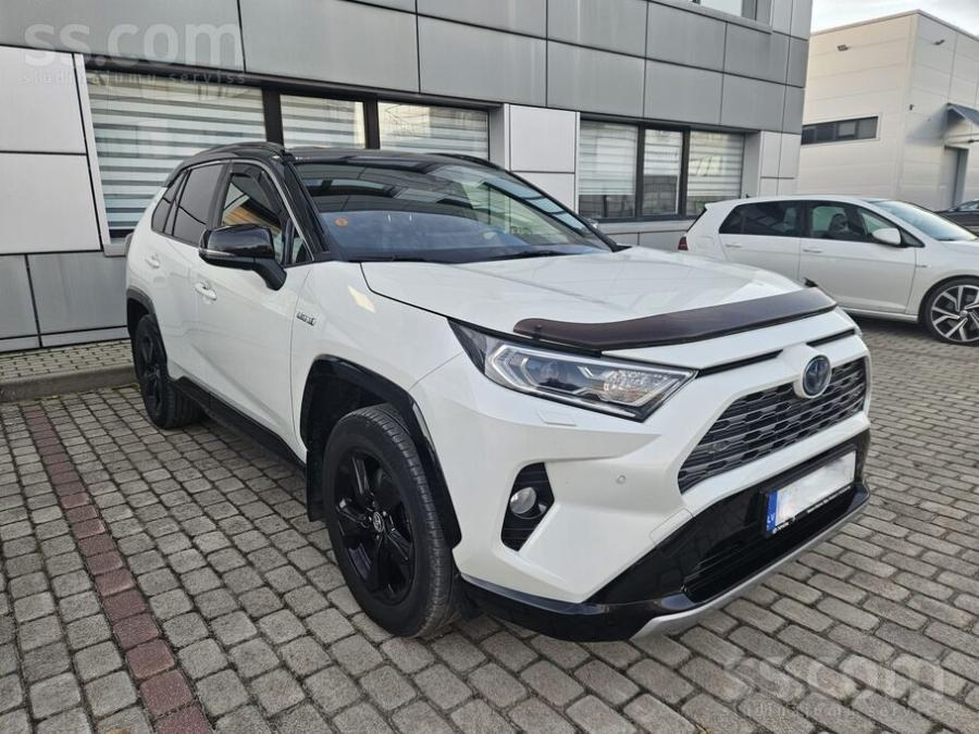Balts Toyota RAV4 2021 Rīga, ar dzinēja tilpumu 2.50 L un nobraukumu 79 tūkst. km par 28800 €, foto 1 vietnē AUTOMOTO.COM.LV