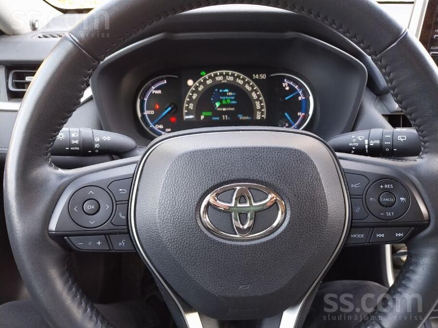 Balts Toyota RAV4 2021 Jelgava, ar dzinēja tilpumu 2.50 L un nobraukumu 41 tūkst. km par 32500 €, foto 1 vietnē AUTOMOTO.COM.LV