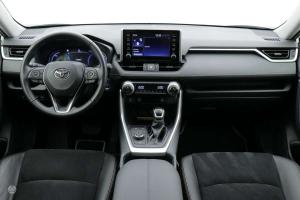 White Toyota RAV4 2021 in Vilnius, with an engine capacity of 2.49 L and mileage of 148 thousand km for 29990 €, photo 8 on AUTOMOTO.COM.LV
