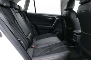 White Toyota RAV4 2021 in Vilnius, with an engine capacity of 2.49 L and mileage of 148 thousand km for 29990 €, photo 11 on AUTOMOTO.COM.LV