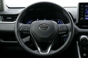 White Toyota RAV4 2021 in Vilnius, with an engine capacity of 2.49 L and mileage of 148 thousand km for 29990 €, photo 14 on AUTOMOTO.COM.LV