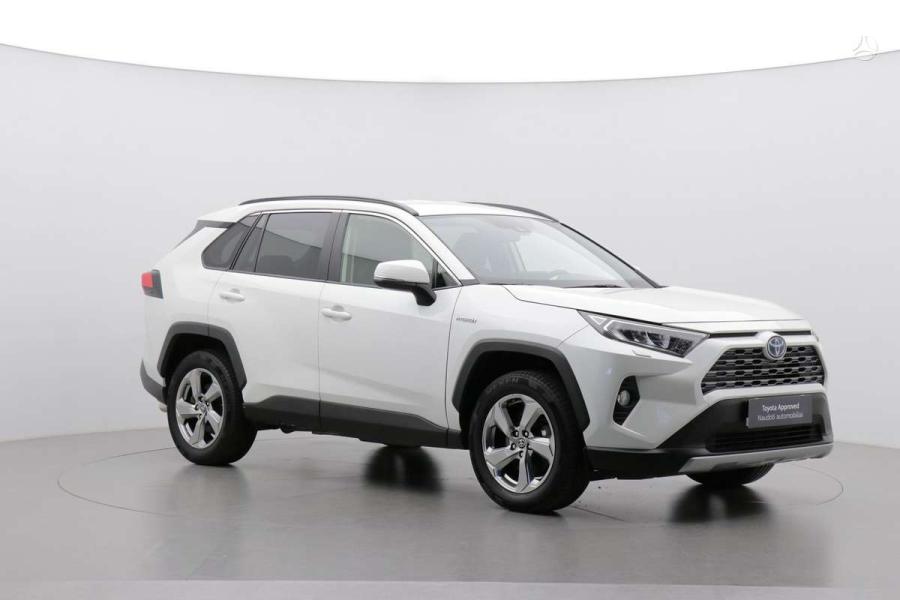 White Toyota RAV4 2021 in Vilnius, with an engine capacity of 2.49 L and mileage of 148 thousand km for 29990 €, photo 20 on AUTOMOTO.COM.LV