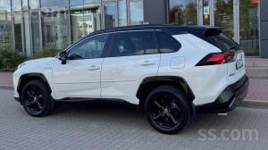 Balts Toyota RAV4 2021 Rīga, ar dzinēja tilpumu 2.50 L un nobraukumu 108 tūkst. km par 28200 €, foto 5 vietnē AUTOMOTO.COM.LV