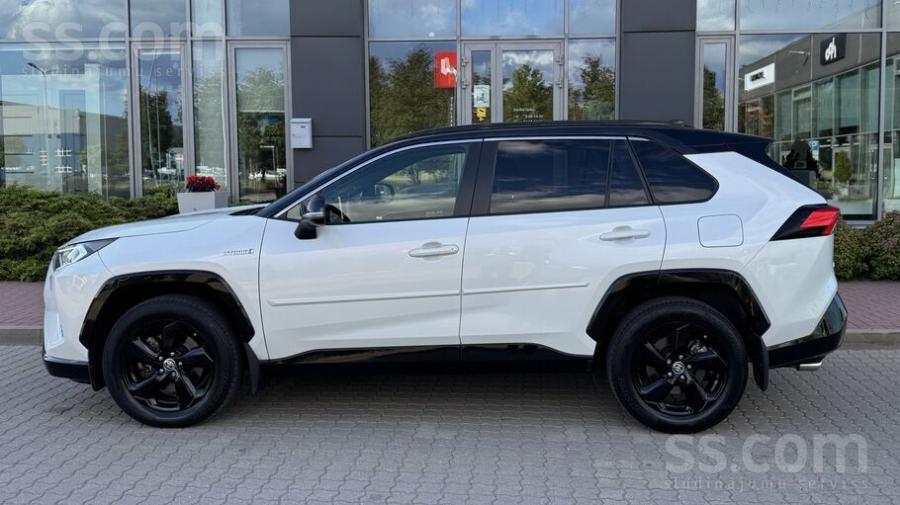 Balts Toyota RAV4 2021 Rīga, ar dzinēja tilpumu 2.50 L un nobraukumu 108 tūkst. km par 28200 €, foto 7 vietnē AUTOMOTO.COM.LV
