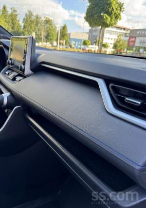 Balts Toyota RAV4 2021 Rīga, ar dzinēja tilpumu 2.50 L un nobraukumu 108 tūkst. km par 28200 €, foto 15 vietnē AUTOMOTO.COM.LV
