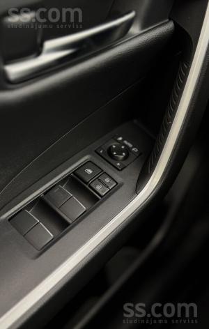 Balts Toyota RAV4 2021 Rīga, ar dzinēja tilpumu 2.50 L un nobraukumu 108 tūkst. km par 28200 €, foto 16 vietnē AUTOMOTO.COM.LV