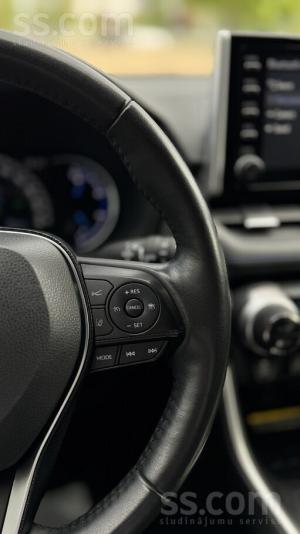 Balts Toyota RAV4 2021 Rīga, ar dzinēja tilpumu 2.50 L un nobraukumu 108 tūkst. km par 28200 €, foto 21 vietnē AUTOMOTO.COM.LV