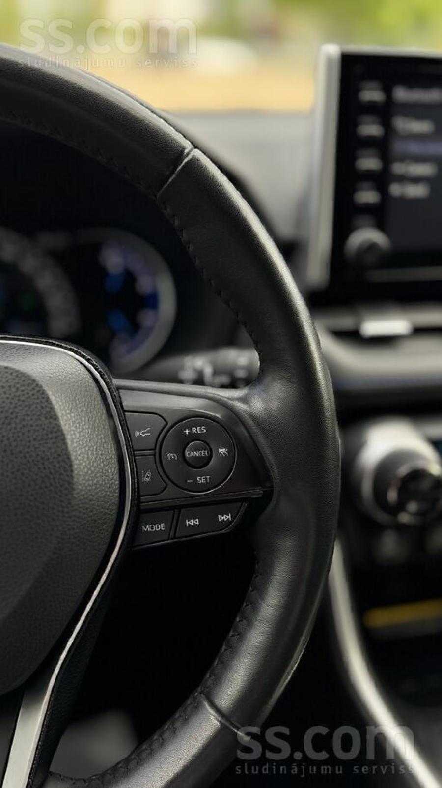 Balts Toyota RAV4 2021 Rīga, ar dzinēja tilpumu 2.50 L un nobraukumu 108 tūkst. km par 28200 €, foto 21 vietnē AUTOMOTO.COM.LV