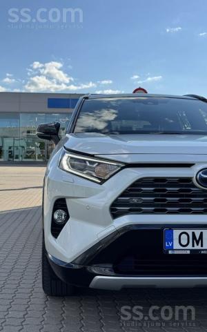 Balts Toyota RAV4 2021 Rīga, ar dzinēja tilpumu 2.50 L un nobraukumu 108 tūkst. km par 28200 €, foto 36 vietnē AUTOMOTO.COM.LV