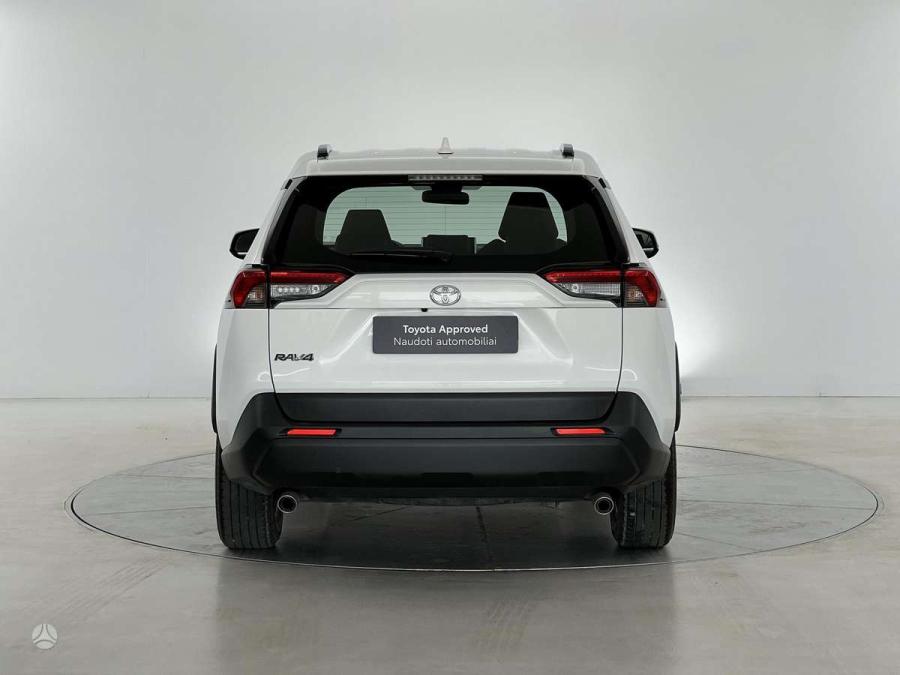 Balts Toyota RAV4 2021 Viļņa, ar dzinēja tilpumu 1.99 L un nobraukumu 98 tūkst. km par 18900 €, foto 4 vietnē AUTOMOTO.COM.LV
