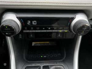 Белый Тойота РАВ 4 2021 в Вильнюс, объемом двигателя 2.50 л и пробегом 156 тыс. км за 28550 €, фото 19 на AUTOMOTO.COM.LV
