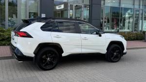 White Toyota RAV4 2021 in Riga, with an engine capacity of 2.50 L and mileage of 108 thousand km for 28200 €, photo 3 on AUTOMOTO.COM.LV