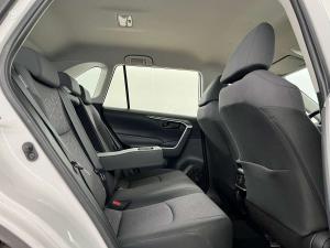 Balts Toyota RAV4 2021 Viļņa, ar dzinēja tilpumu 1.99 L un nobraukumu 110 tūkst. km par 18900 €, foto 7 vietnē AUTOMOTO.COM.LV