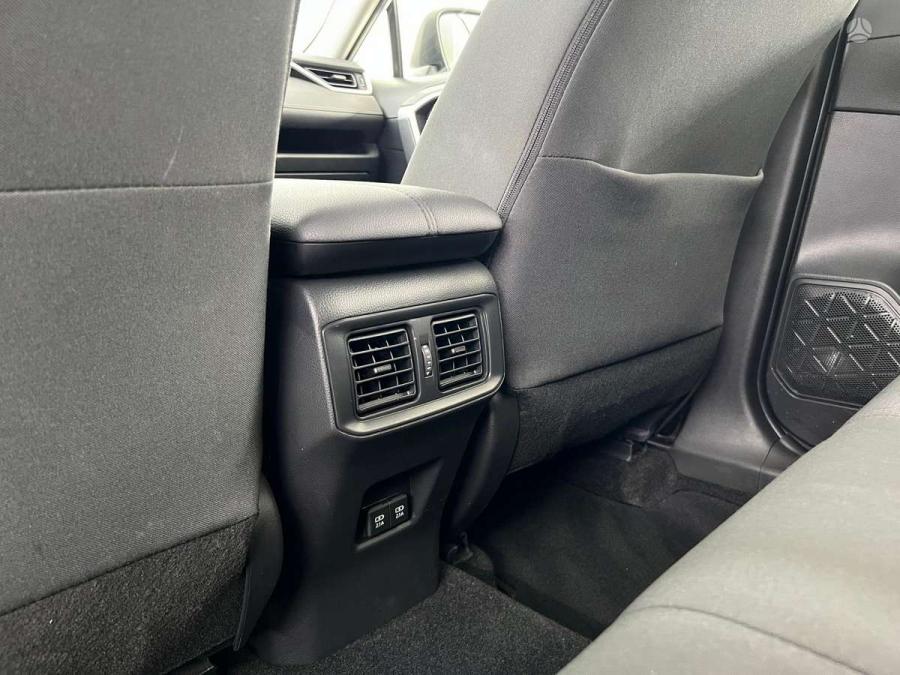 Balts Toyota RAV4 2021 Viļņa, ar dzinēja tilpumu 1.99 L un nobraukumu 110 tūkst. km par 18900 €, foto 24 vietnē AUTOMOTO.COM.LV