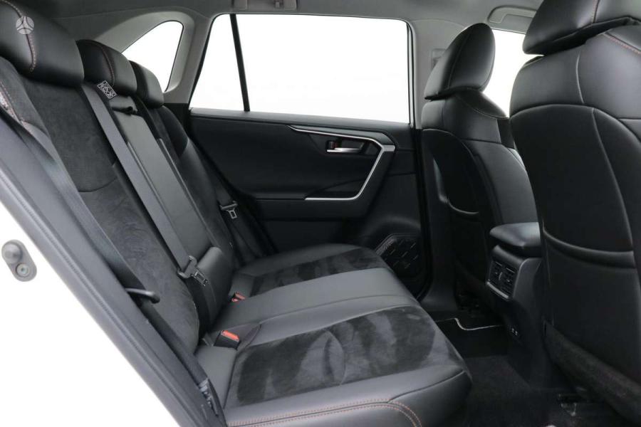 Balts Toyota RAV4 2021 Viļņa, ar dzinēja tilpumu 2.49 L un nobraukumu 96 tūkst. km par 32700 €, foto 11 vietnē AUTOMOTO.COM.LV