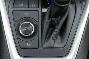 Balts Toyota RAV4 2021 Viļņa, ar dzinēja tilpumu 2.49 L un nobraukumu 96 tūkst. km par 32700 €, foto 25 vietnē AUTOMOTO.COM.LV