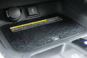 Balts Toyota RAV4 2021 Viļņa, ar dzinēja tilpumu 2.49 L un nobraukumu 96 tūkst. km par 32700 €, foto 26 vietnē AUTOMOTO.COM.LV
