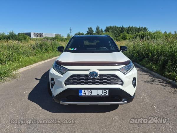 Белый Тойота РАВ 4 2021 в Тарту, объемом двигателя 2.50 л и пробегом 81 тыс. км за 33490 €, фото 2 на AUTOMOTO.COM.LV