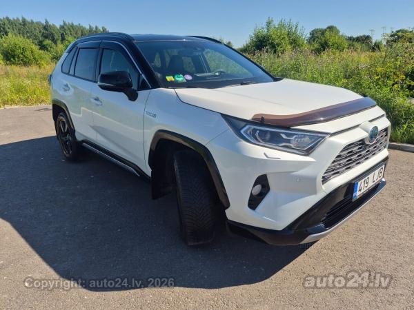Белый Тойота РАВ 4 2021 в Тарту, объемом двигателя 2.50 л и пробегом 81 тыс. км за 33490 €, фото 3 на AUTOMOTO.COM.LV