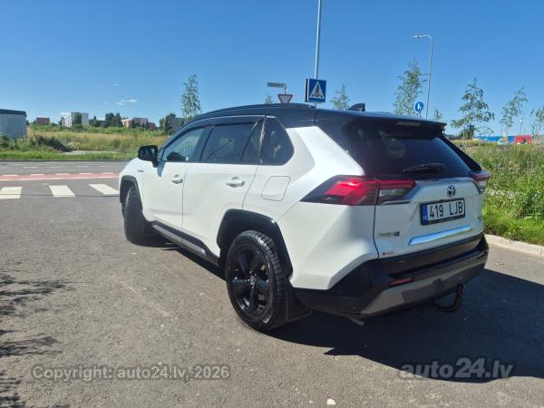 Белый Тойота РАВ 4 2021 в Тарту, объемом двигателя 2.50 л и пробегом 81 тыс. км за 33490 €, фото 7 на AUTOMOTO.COM.LV