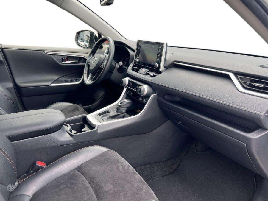 Balts Toyota RAV4 2021 Klaipėda, ar dzinēja tilpumu 1.99 L un nobraukumu 100 tūkst. km par 24900 €, foto 7 vietnē AUTOMOTO.COM.LV