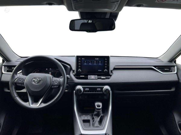 White Toyota RAV4 2021 in Klaipeda, with an engine capacity of 1.99 L and mileage of 100 thousand km for 24900 €, photo 8 on AUTOMOTO.COM.LV