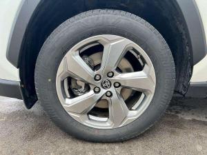 Balts Toyota RAV4 2021 Klaipėda, ar dzinēja tilpumu 1.99 L un nobraukumu 100 tūkst. km par 24900 €, foto 16 vietnē AUTOMOTO.COM.LV