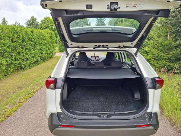Balts Toyota RAV4 2021 Klaipėda, ar dzinēja tilpumu 1.99 L un nobraukumu 91 tūkst. km par 23600 €, foto 4 vietnē AUTOMOTO.COM.LV