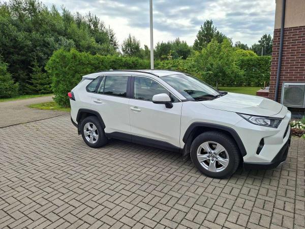 Balts Toyota RAV4 2021 Klaipėda, ar dzinēja tilpumu 1.99 L un nobraukumu 91 tūkst. km par 23600 €, foto 5 vietnē AUTOMOTO.COM.LV