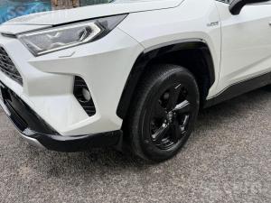 Balts Toyota RAV4 2021 Rīga, ar dzinēja tilpumu 2.50 L un nobraukumu 152 tūkst. km par 28500 €, foto 8 vietnē AUTOMOTO.COM.LV