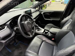 Balts Toyota RAV4 2021 Rīga, ar dzinēja tilpumu 2.50 L un nobraukumu 152 tūkst. km par 28500 €, foto 11 vietnē AUTOMOTO.COM.LV