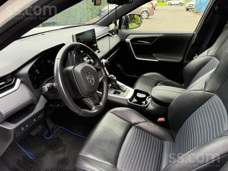 Balts Toyota RAV4 2021 Rīga, ar dzinēja tilpumu 2.50 L un nobraukumu 152 tūkst. km par 28500 €, foto 11 vietnē AUTOMOTO.COM.LV