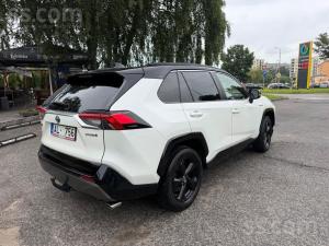 Balts Toyota RAV4 2021 Rīga, ar dzinēja tilpumu 2.50 L un nobraukumu 152 tūkst. km par 28500 €, foto 12 vietnē AUTOMOTO.COM.LV