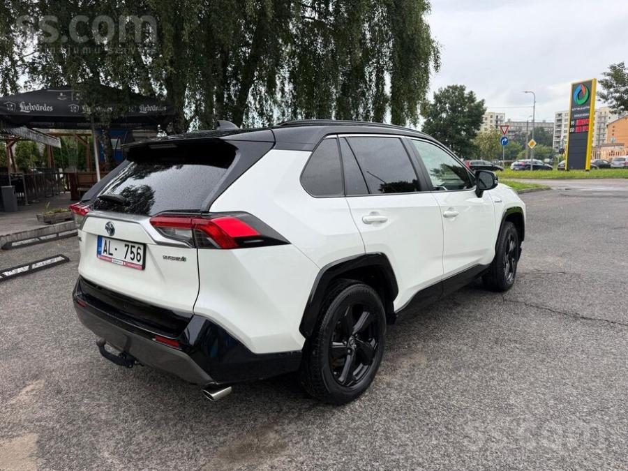 Balts Toyota RAV4 2021 Rīga, ar dzinēja tilpumu 2.50 L un nobraukumu 152 tūkst. km par 28500 €, foto 12 vietnē AUTOMOTO.COM.LV